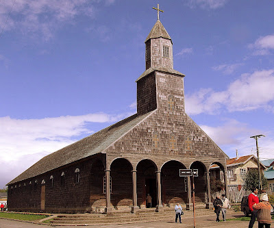 Entre la nuit et la journée: De visita en Achao.