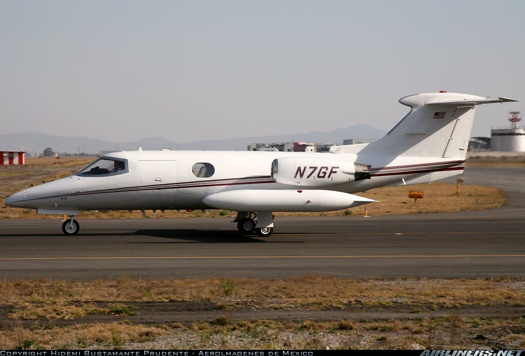 Learjet 23: o avô de todos os jatos executivos