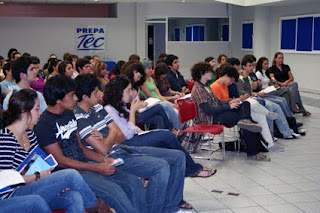 Viviendo la Prepa Tec: Visitan Universidades a la Prepa Tec