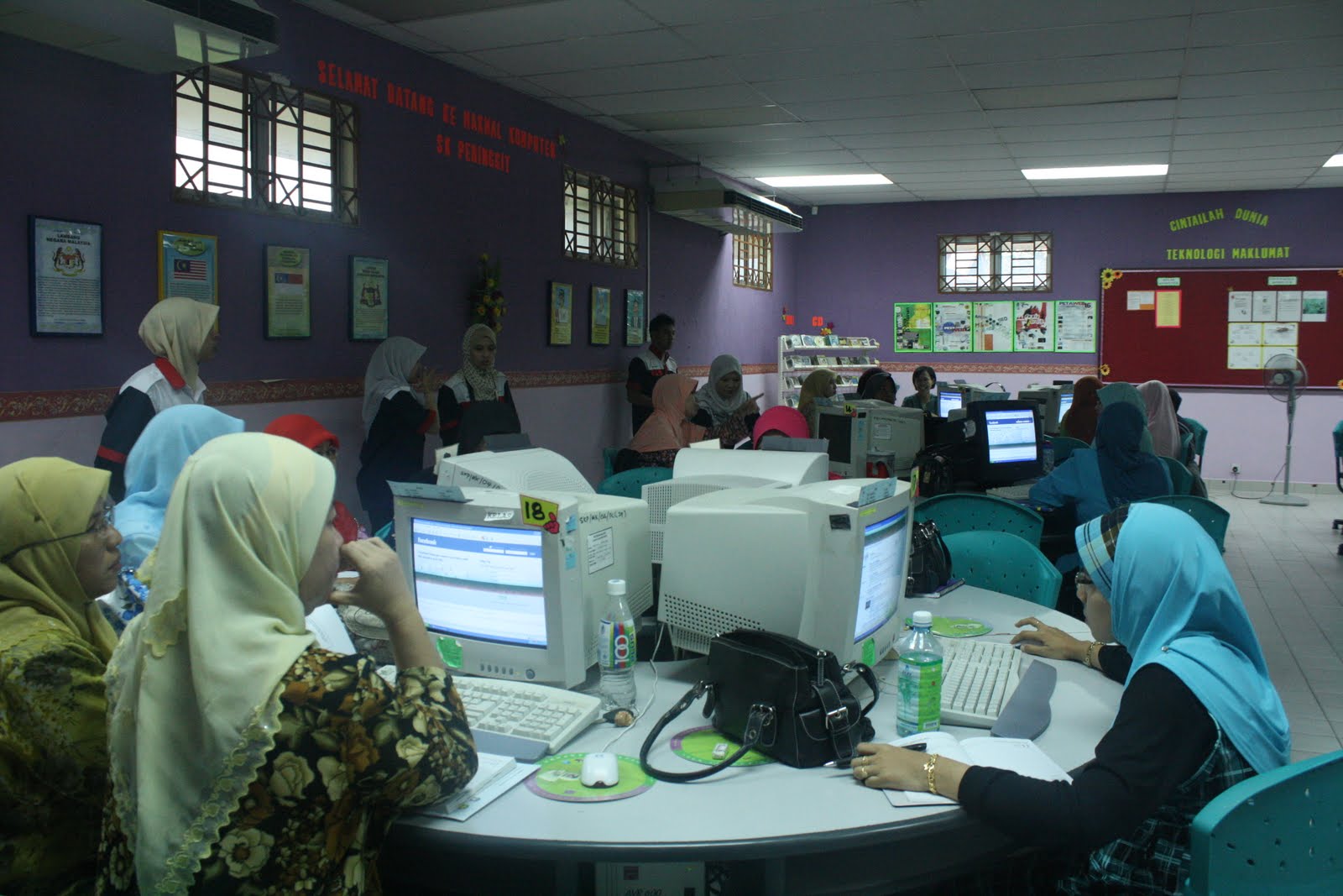 Komuniti FS Melaka: Program Road Tour ICT 2010 Sekolah Kebangsaan Peringgit