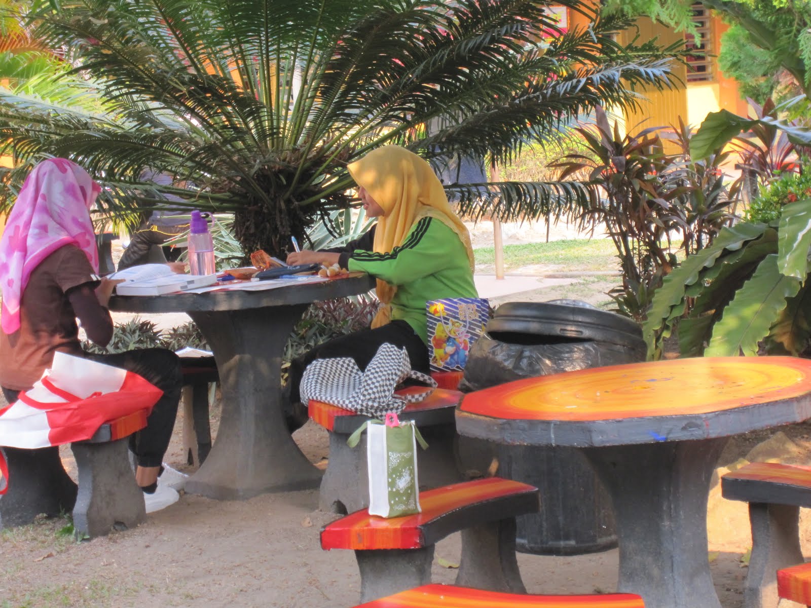 Bicara Seorang Pengetua: BANGKU REHAT, PONDOK ILMU, TAKWIM SEKOLAH DAN ...