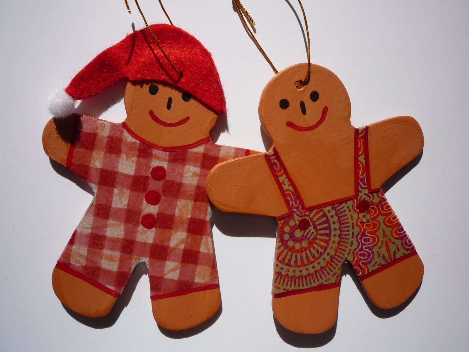 http://Art4every1.blogspot.com: Wooden Gingerbread men. Christmas style.