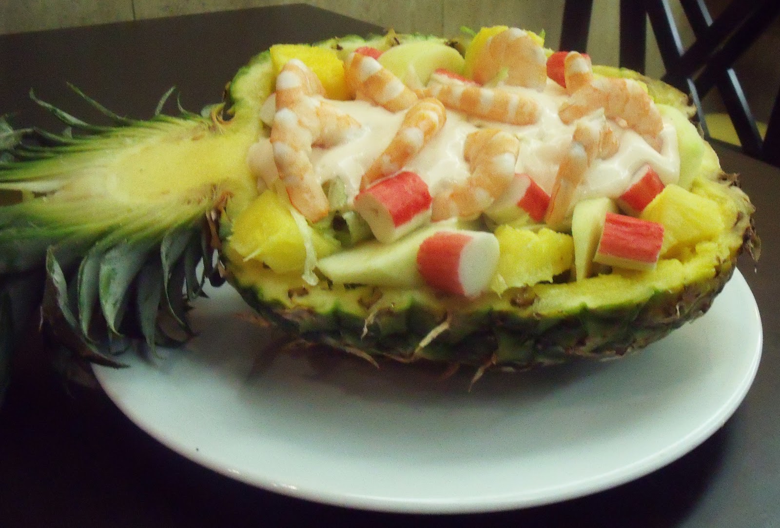 ENCINAS MENU: PIÑA RELLENA DE MARISCO