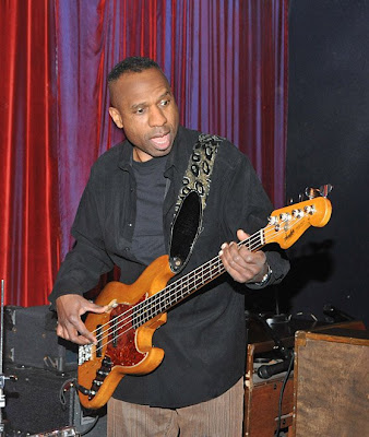 THE FOLK WHO FEEL JAZZ: MIKE MERRITT