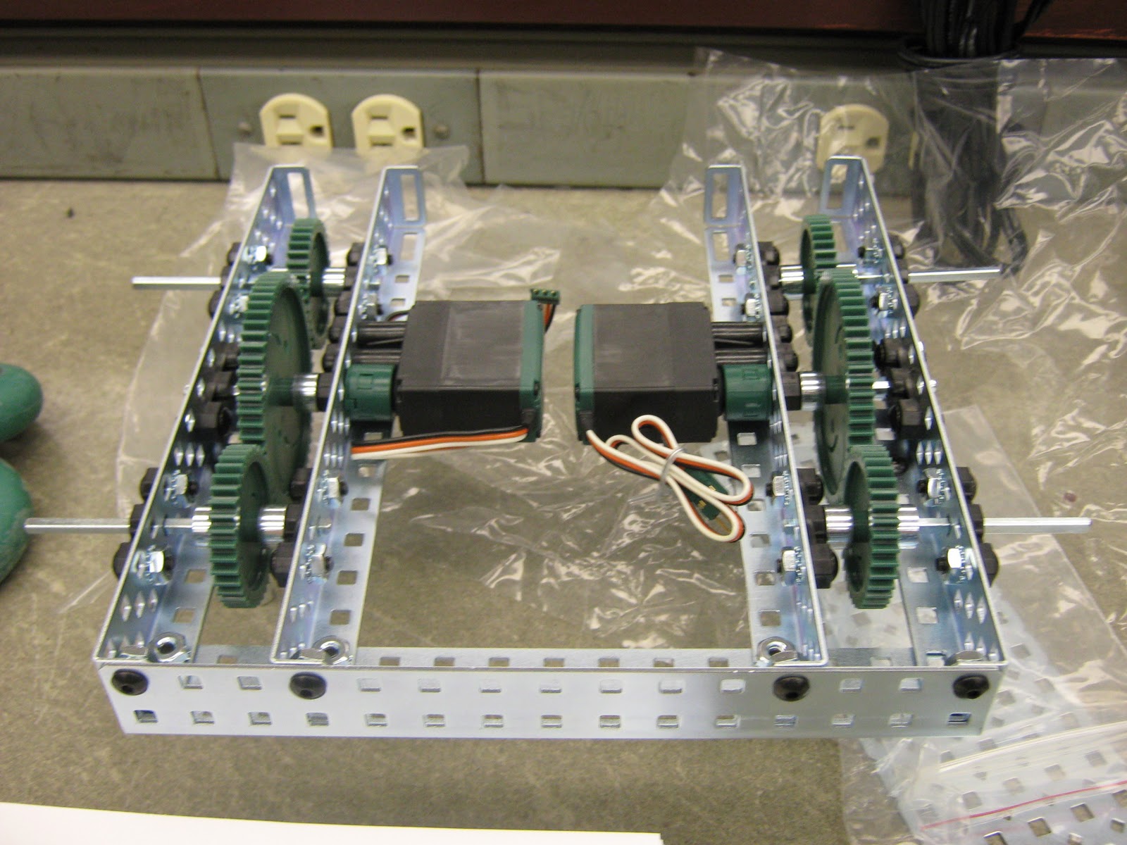 Electronics 10 rafenton: Day 3: Switches, Relays, and Square Bot