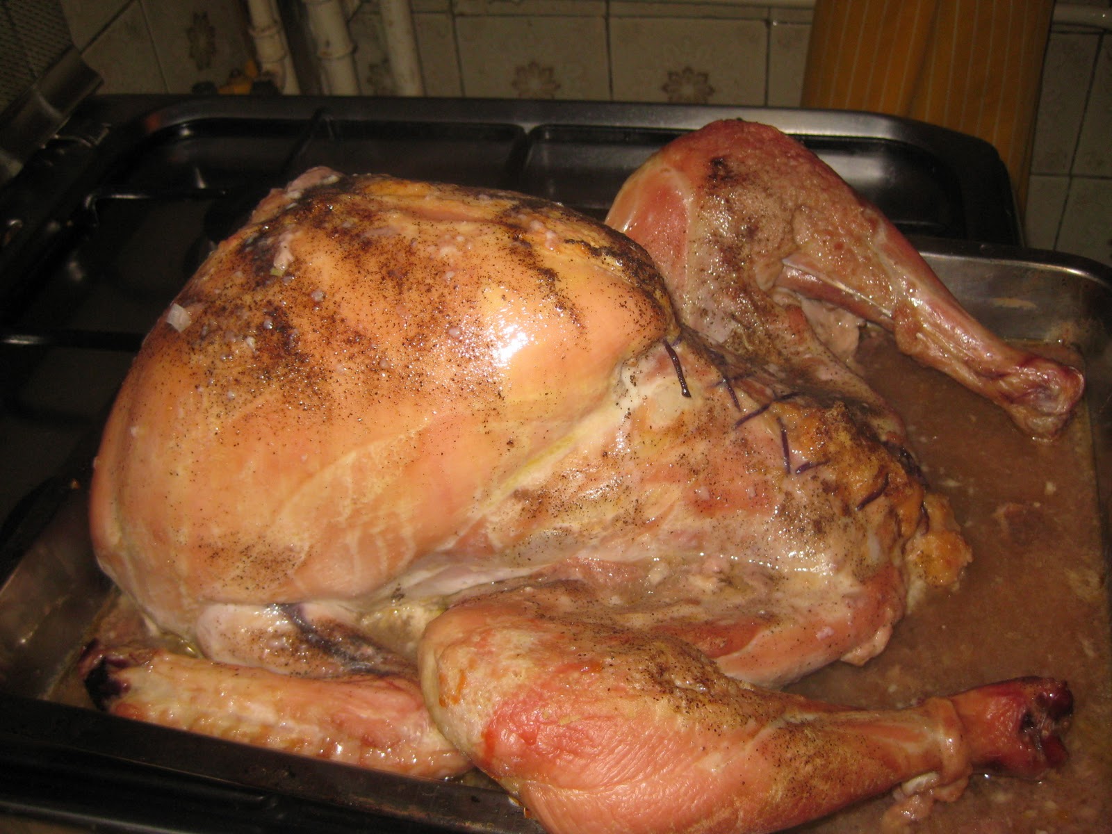Wife to the skillet: RAISIN FILLED WITH TURKEY, CURCAN UMPLUT CU STAFIDE