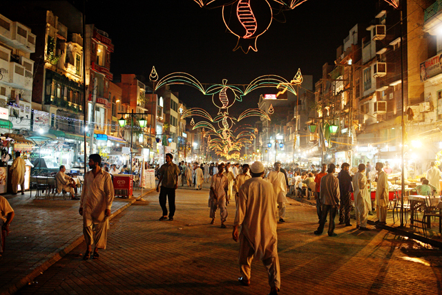 :: Karachi :: vs :: Lahore ::: Gawalmandi Food Street, Lahore