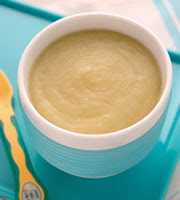 CuteLilHannah: Rice Cereal With Banana Puree...