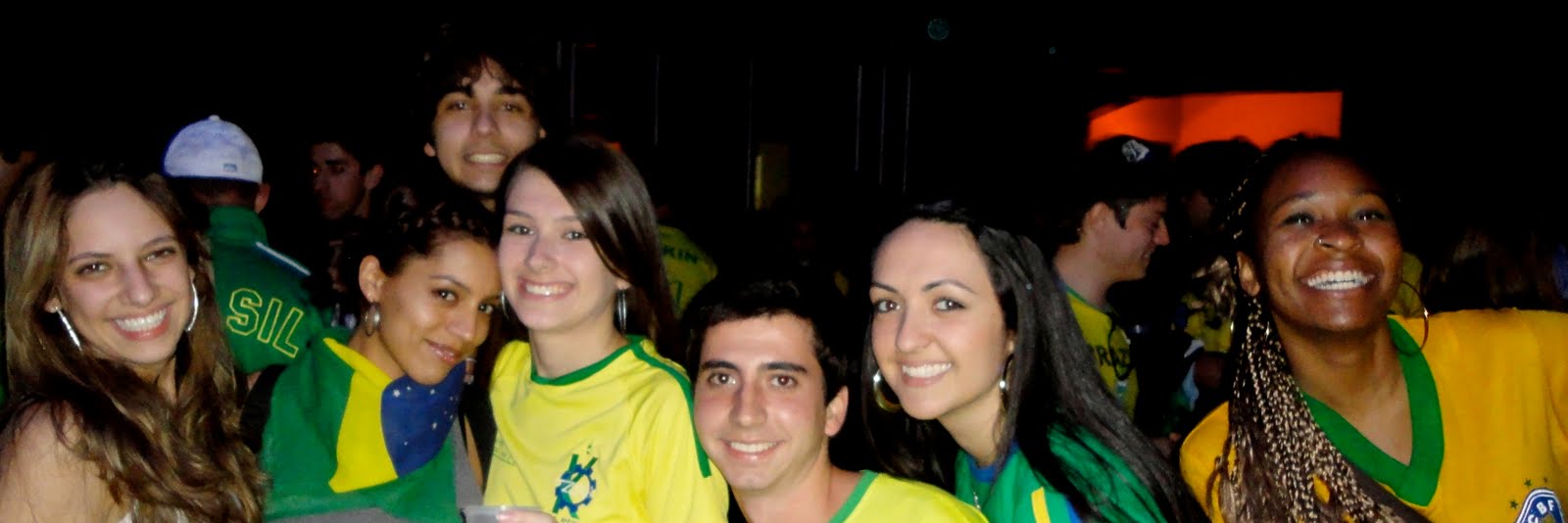 CA-Brazil: Exchange students join the soccer fever in Brazil