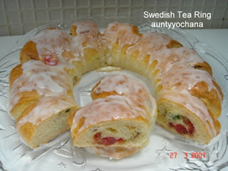 Yochana's Cake Delight! : Swedish Tea Ring