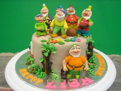 Yochana's Cake Delight! : Dwarf Cake for Lisa