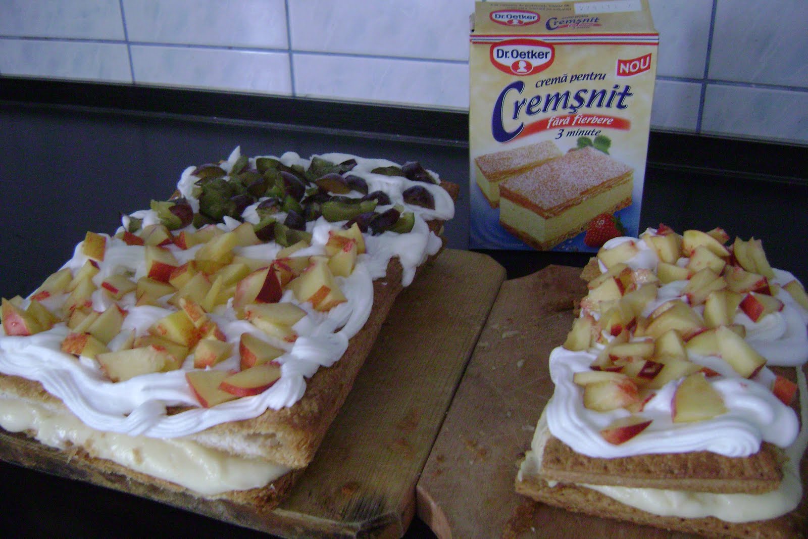 Cristinelu's Pages: Cremsnit cu fructe