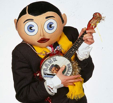 BLACK HOLE REVIEWS: Farewell, Frank Sidebottom - the death of a clown