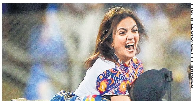 Hot Bollywood Celeb Nita Ambani Sexy Aunty For Sure