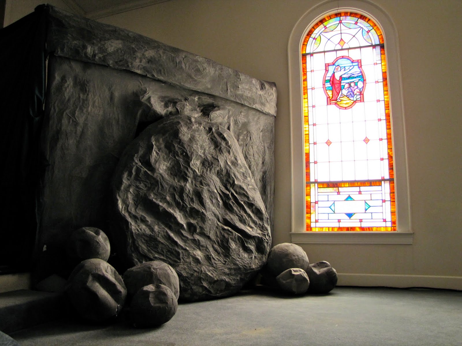 And he blogs with me: The tomb in church...