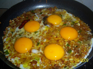 Latha's Kitchen: EGG BURJI / EGG PORUTU / SCRAMBLED EGG