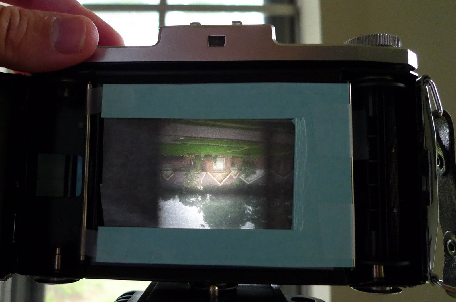 Through the Lens: Adjusting Infiniti Focus on a Folding Camera