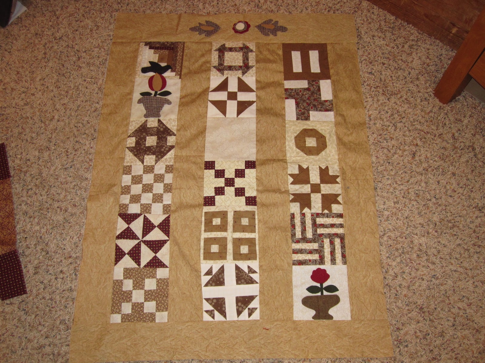 A Hole in the Basket Primitives: Free Primitive Quilt Patterns
