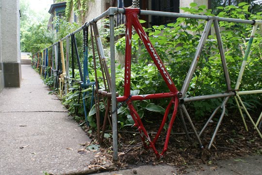 THE_FIXEDSTONES: bike fence