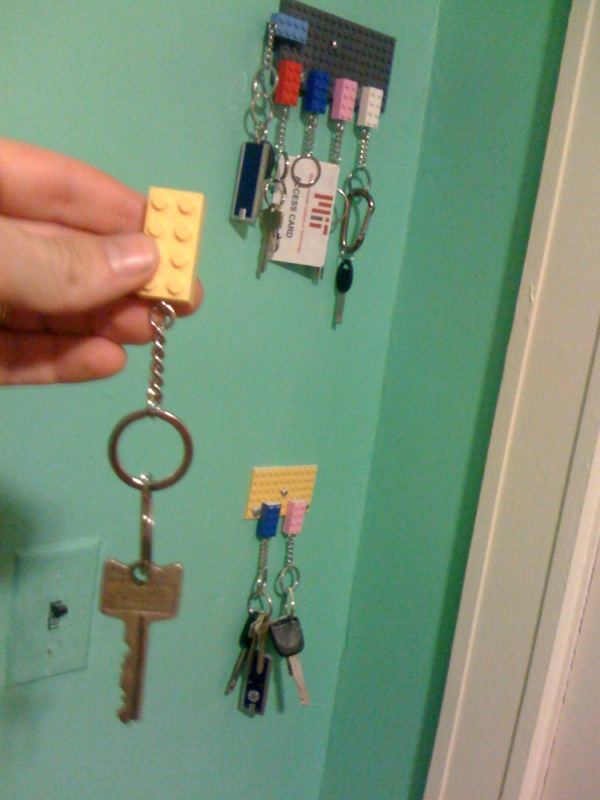 MO-blog MO-Daily-thoughts: Lego key rack completed
