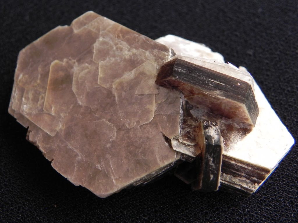 MINERALES: HÁBITO HOJOSO