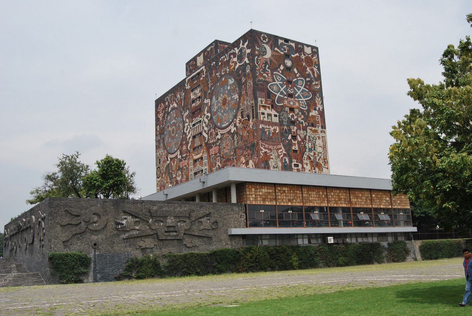 Campus central de la cité universitaire de l’Universidad Nacional ...
