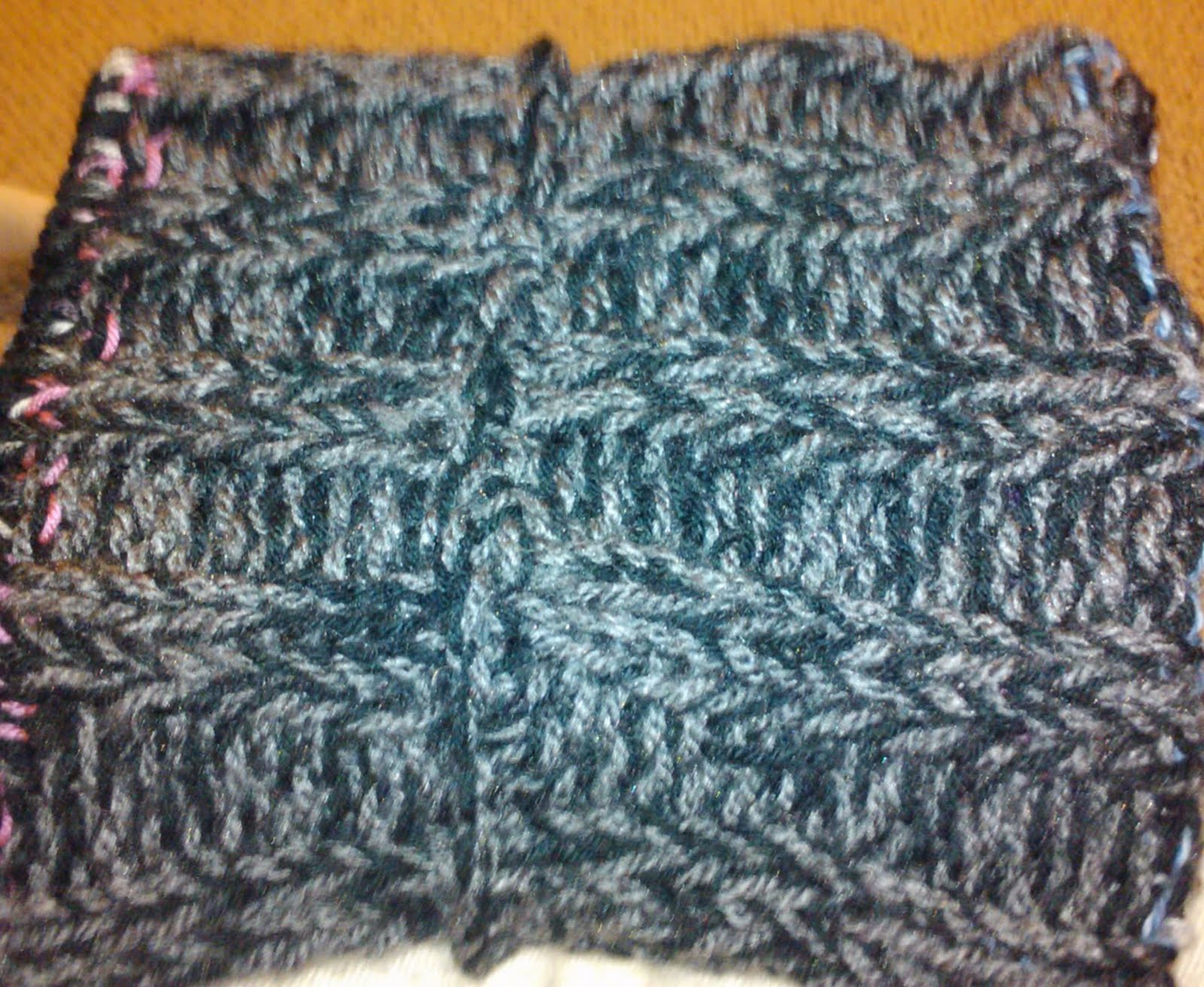 Apron Strings and Knitted Things: Warm hand muffs