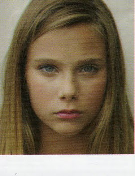 Casi Angeles Fan Light: Kika vuelve a Casi Angeles