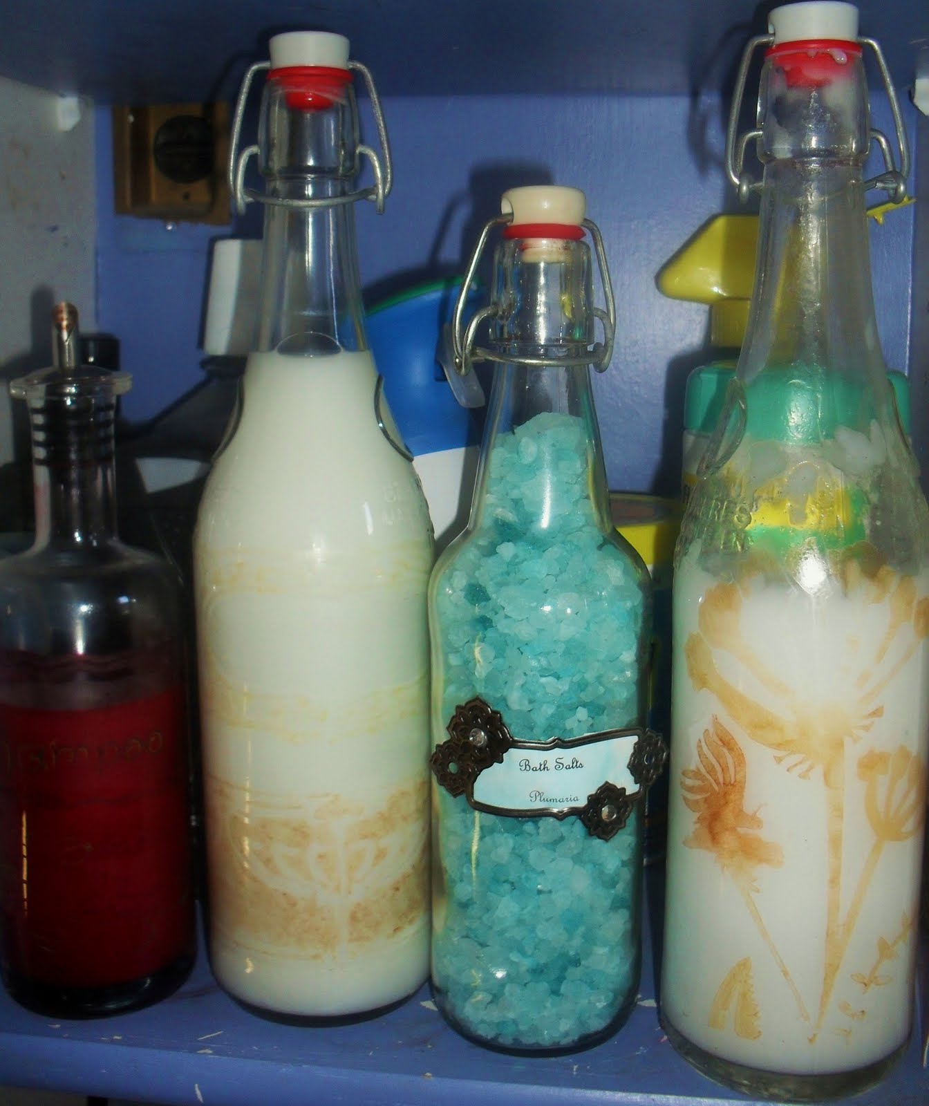 Wendi's Ark: Decorated Glass Bottles---and a Christmas gift recipe
