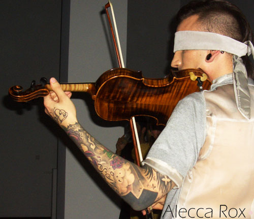 Alecca Rox: Dimitris Petrou - show intro