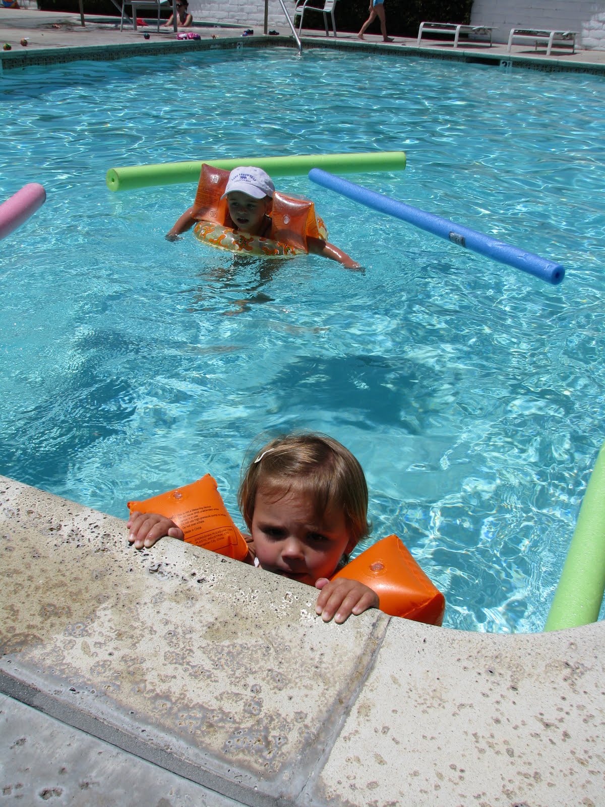 Keus Family: Pool Day!