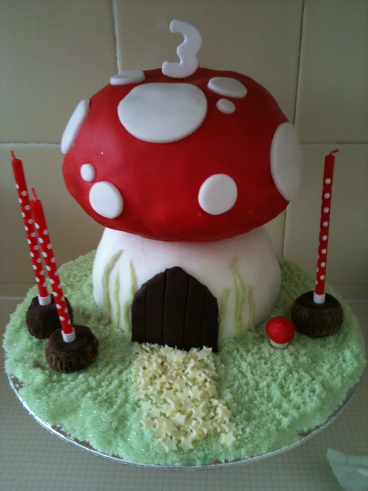 Made With Love by Hollie: Made With Love... A toad stool birthday cake