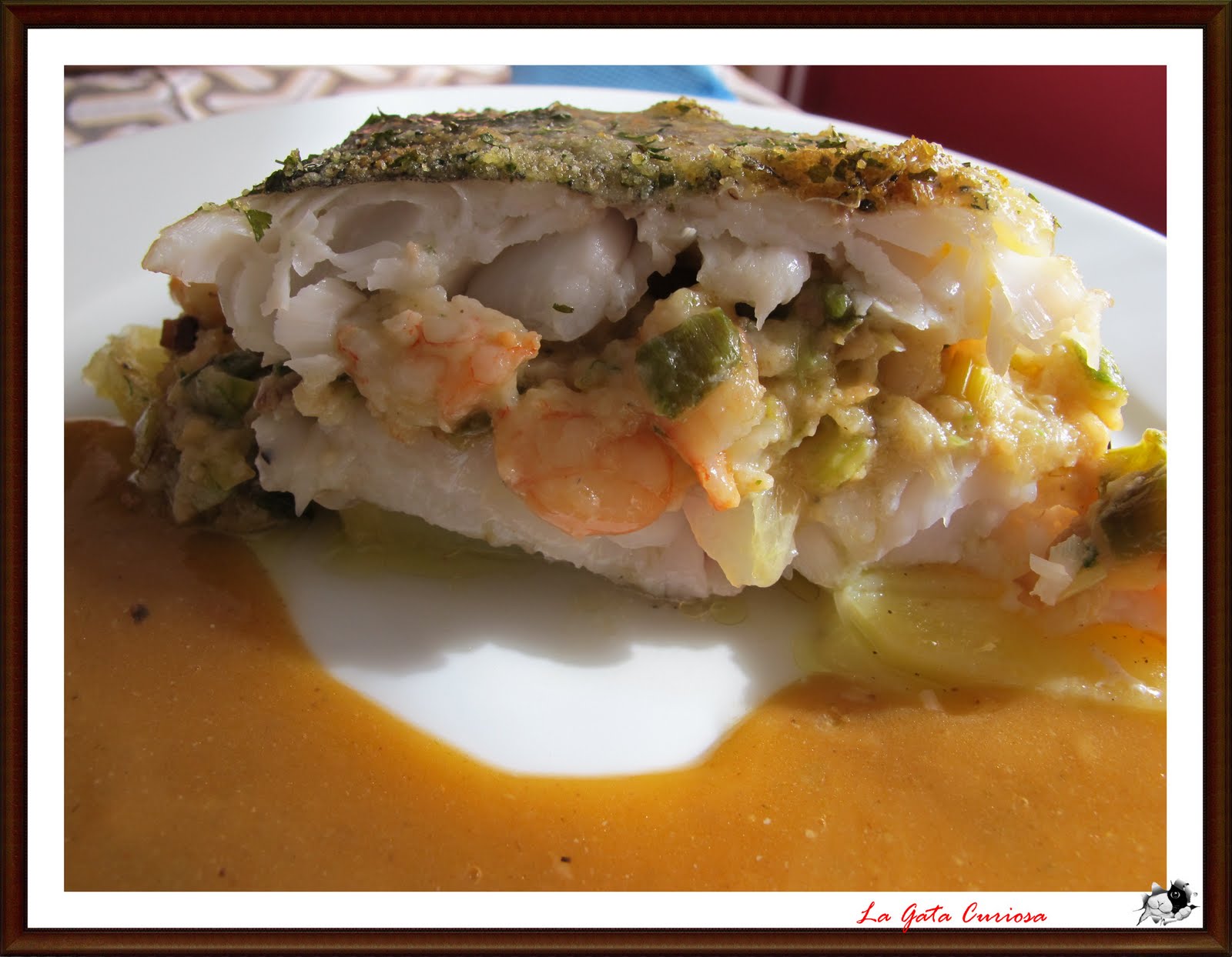 La Gata Curiosa: MERLUZA RELLENA DE GAMBAS