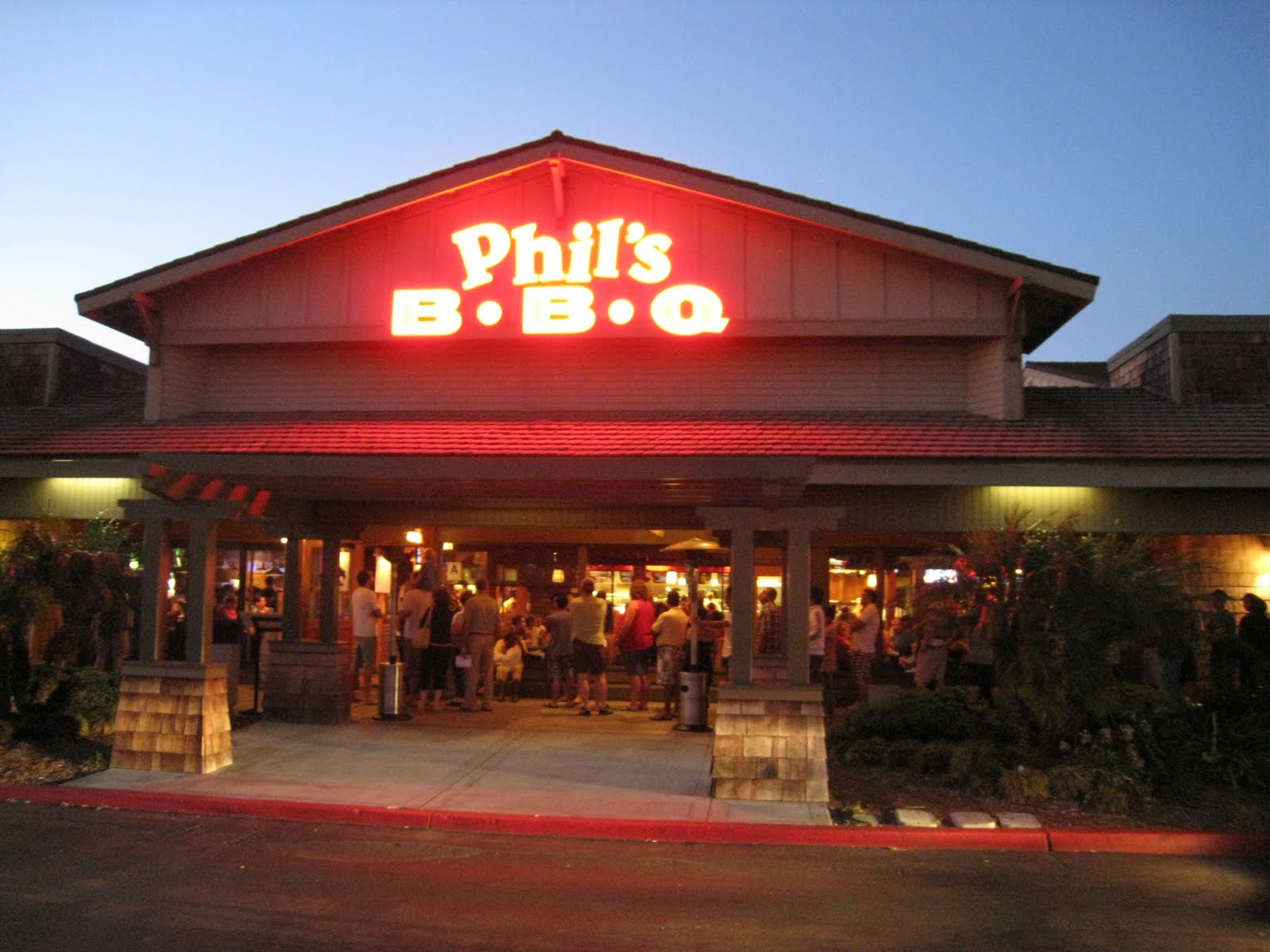 Travel Smart: [San Diego] [American] Phil's BBQ - SD超人氣美式BBQ