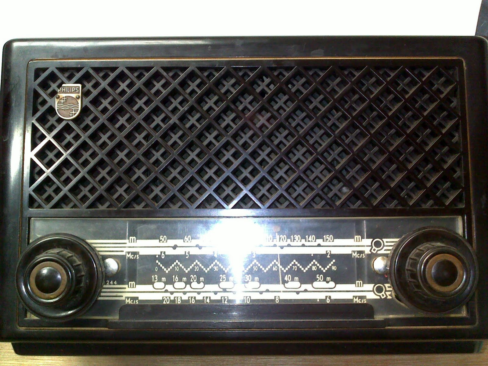 Pernik Antik Klasik: Radio Philips