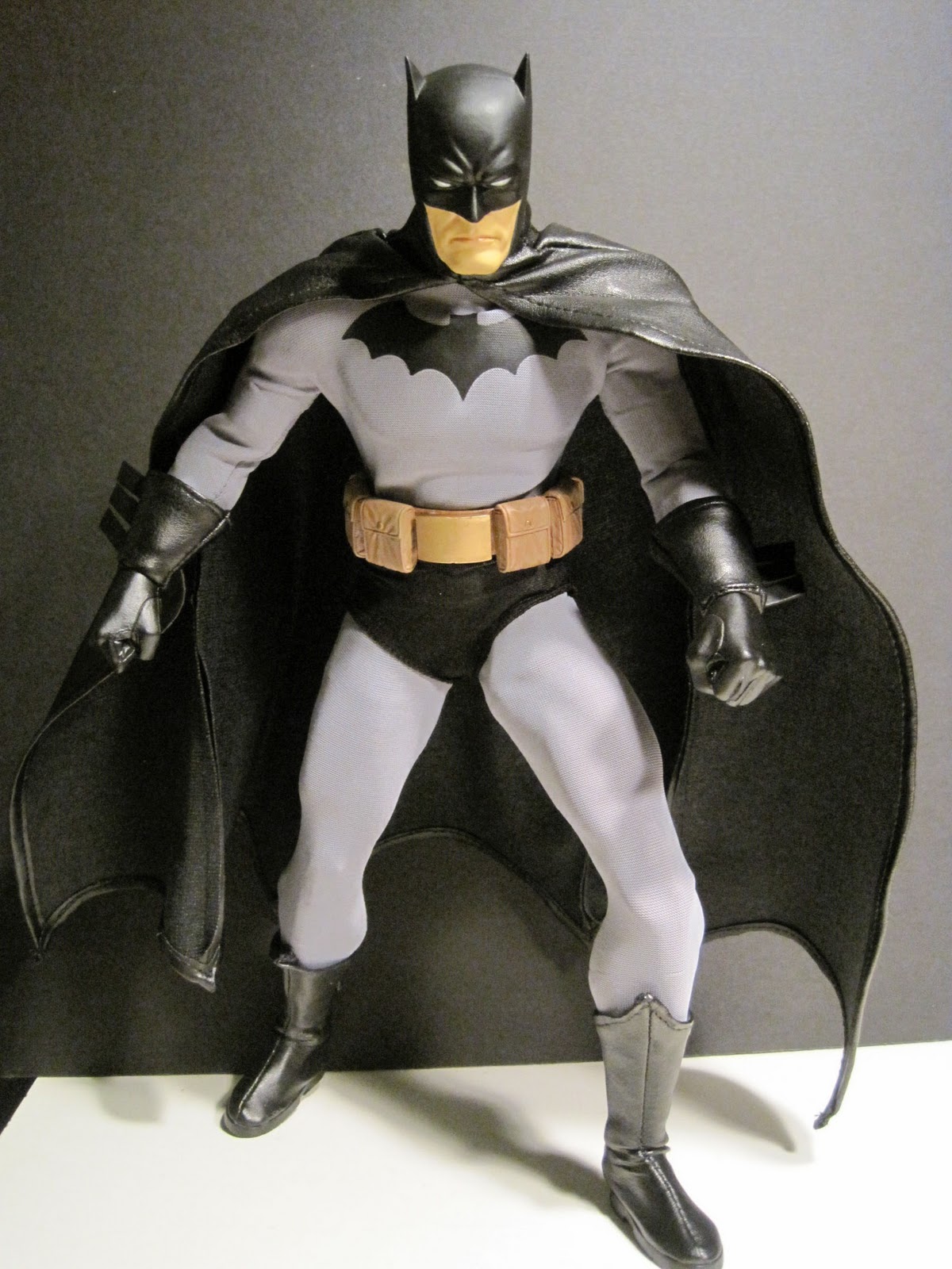 Sifting Through The Clearance Bin: Review: DC Direct 13" Batman (Modern)