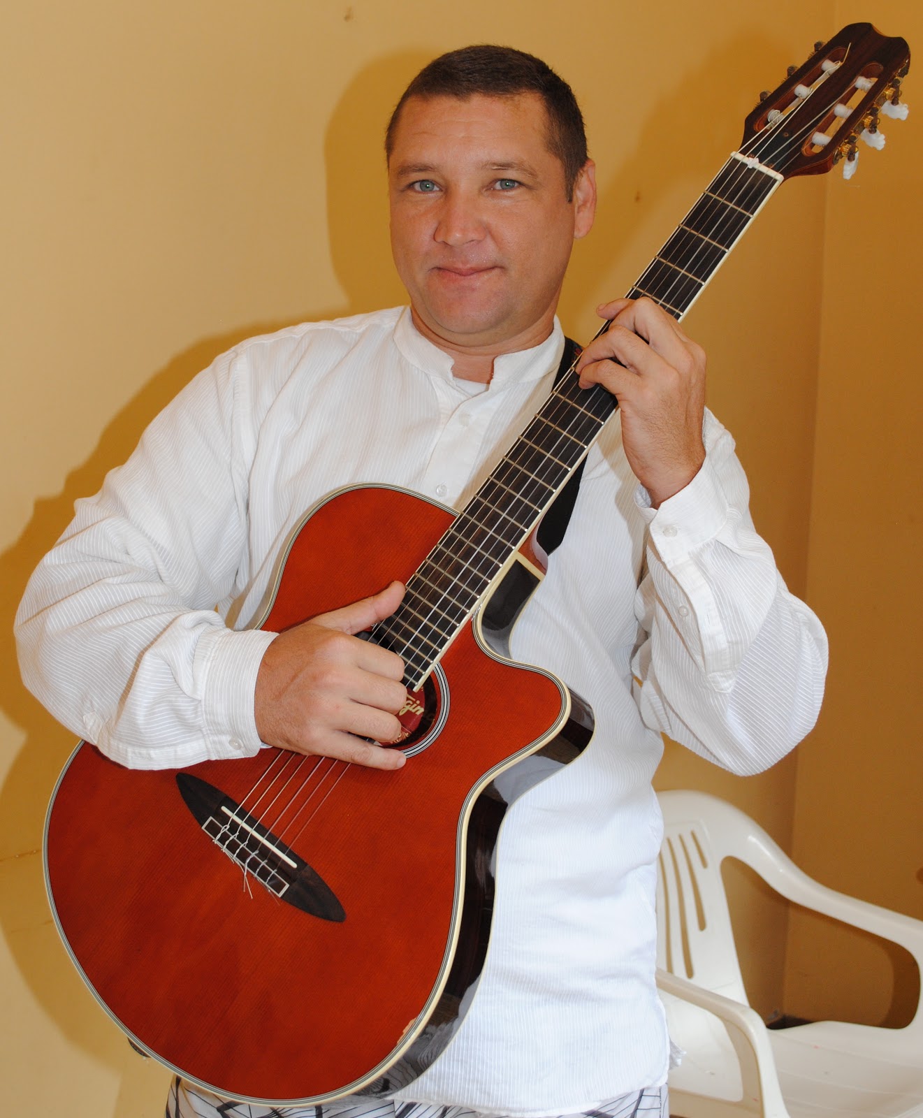 DAVID RIBEIRO - FILÓSOFO NATURAL, CANTOR , COMPOSITOR E MÚSICO DA NOITE