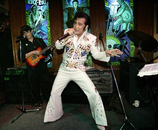 Mighty Lists: 15 really bad elvis impersonators