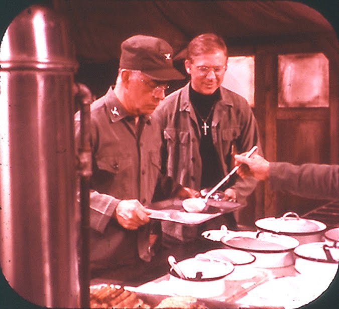 View-Master 3-D Spectacular now in 2-D!: M*A*S*H "Major Topper" - 1978