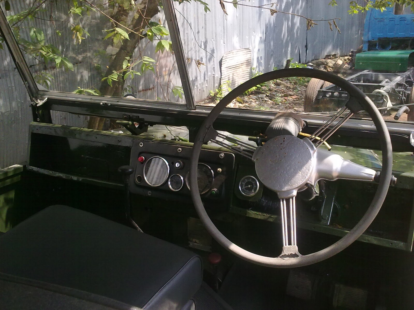 Defender: LAND ROVER SERIES I GEAR BOX (PART I)