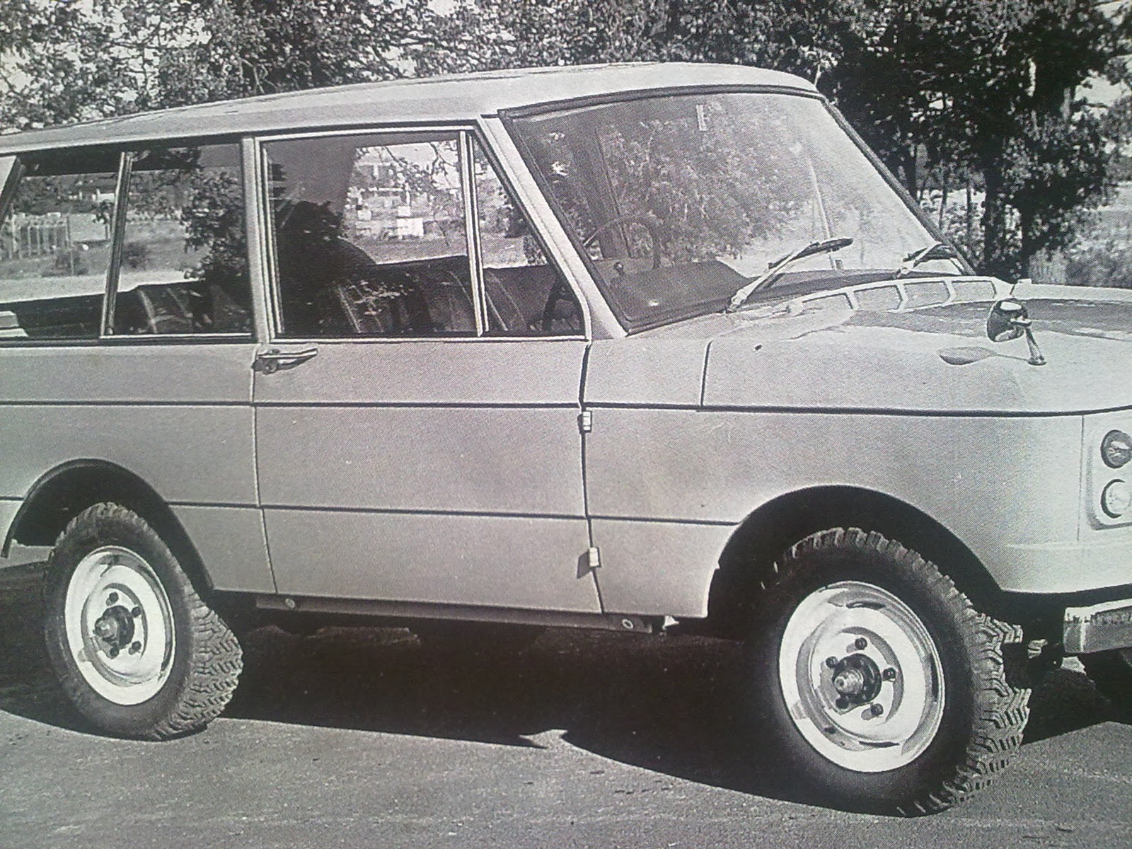 Defender: THE FIRST RANGE ROVER