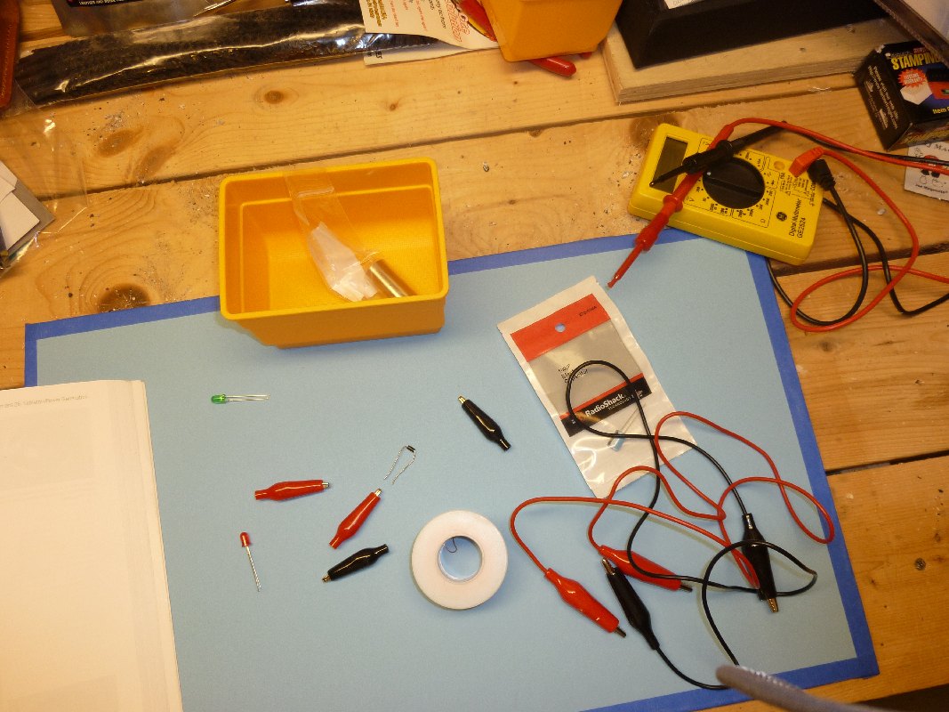 Hands On - Make: Electronics: April 2010