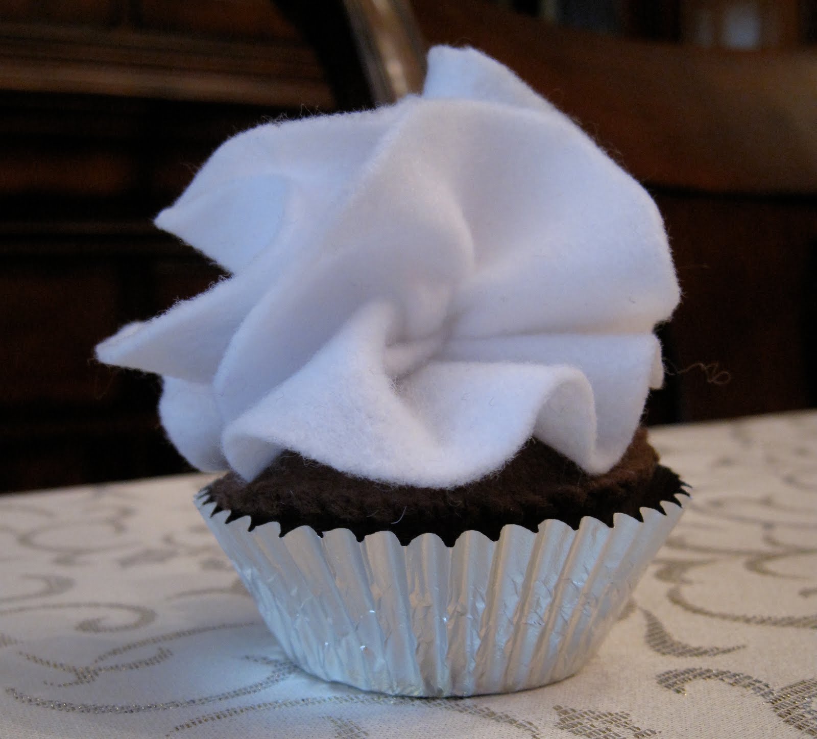 Felt Cupcake and Frosting Tutorial - Smashed Peas & Carrots