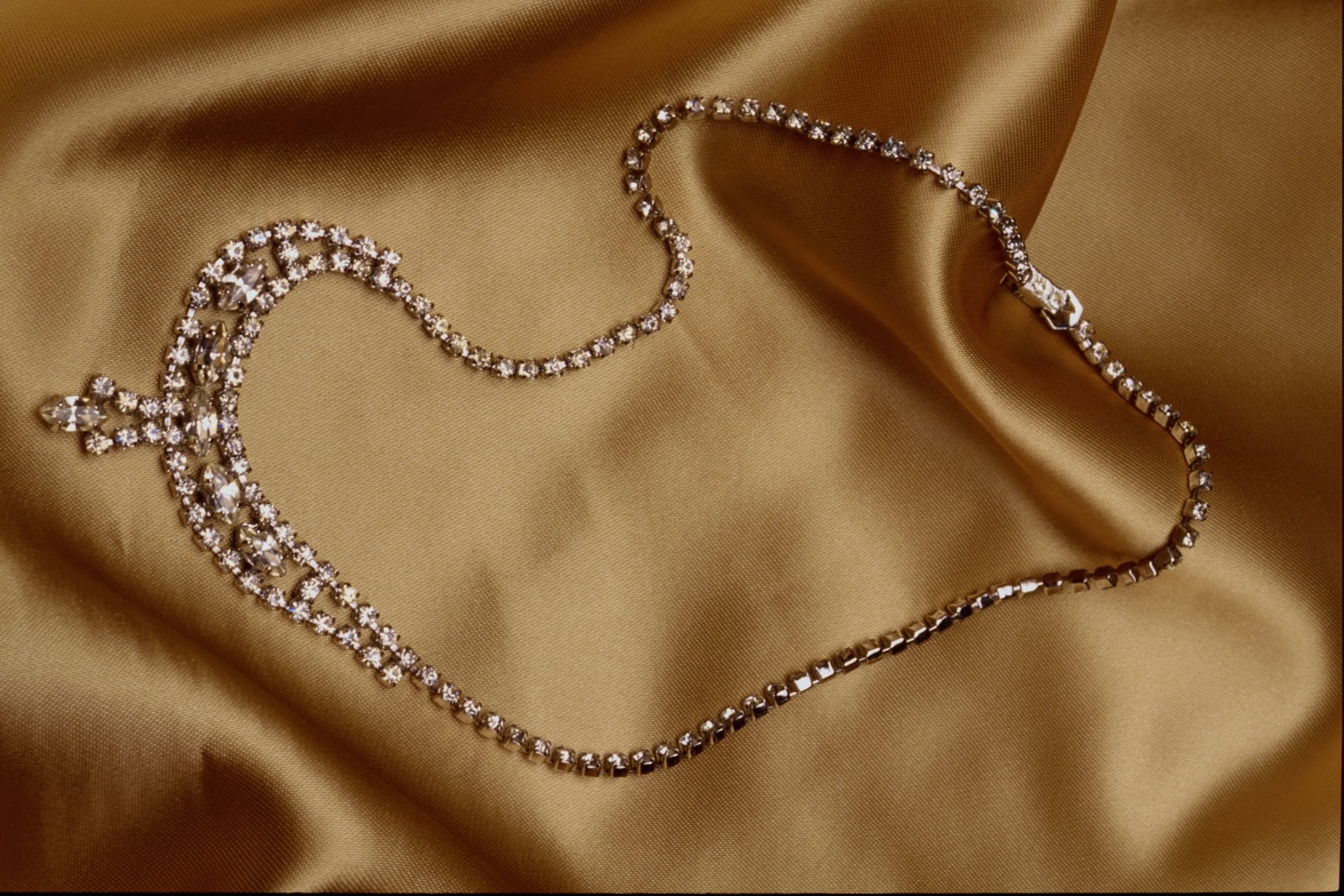 Wedding Ring Jewelry: GOLD LIONTIN