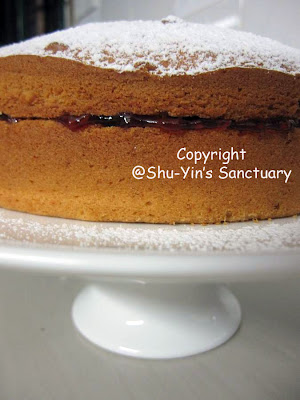 Shu-Yin's Sanctuary: Yellow Cake with Raspberry Jam Filling