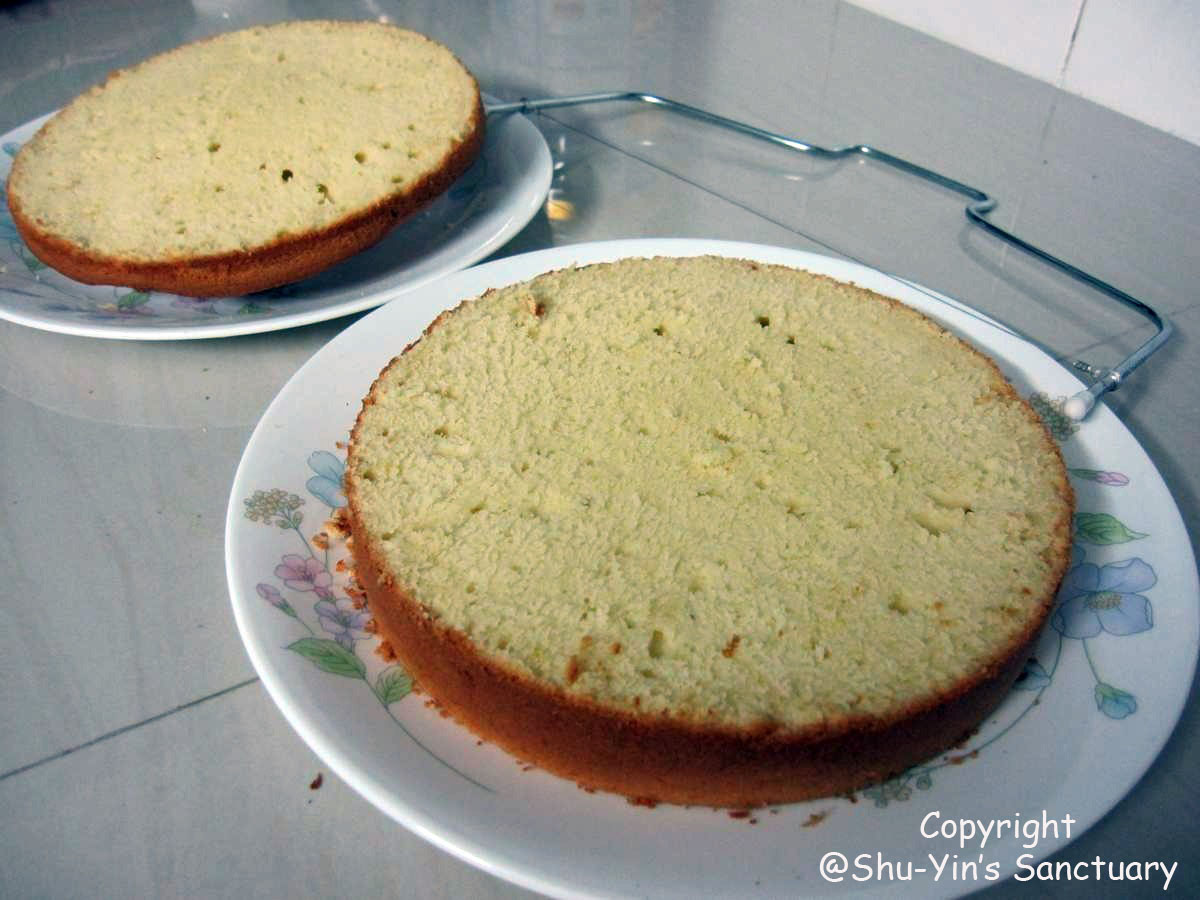 Shu-Yin's Sanctuary: Yellow Cake with Raspberry Jam Filling