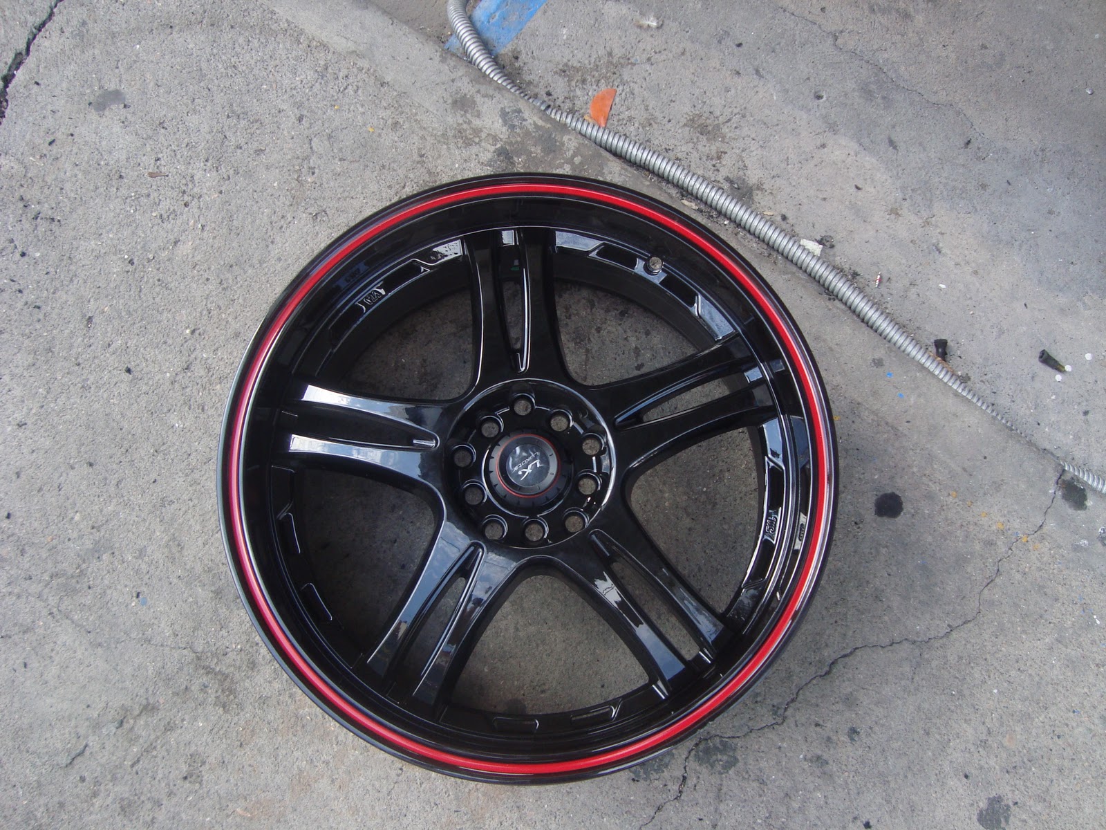 Stratus mopar: Antes Rines BBW 17" Hoy llantas y rines 18" Mas modernos