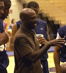 G L I D E H O Y A S: Getting ready for the Kenner League Tonight