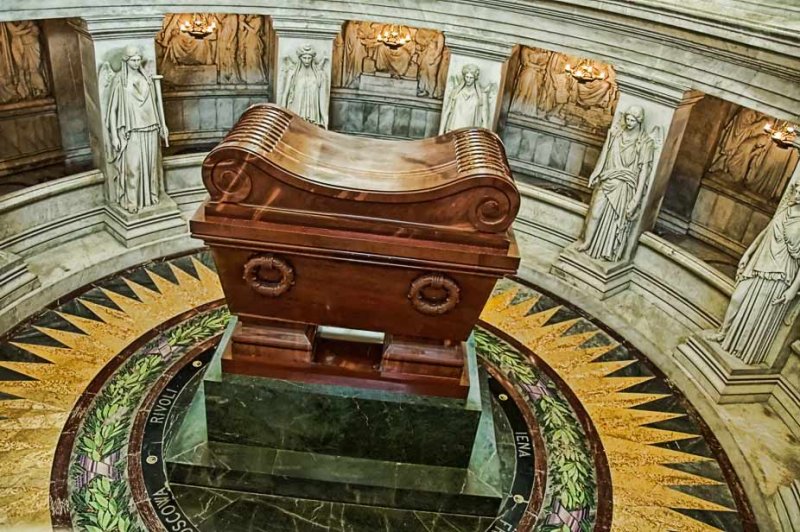 En Vacances: Paris II: The Sun King, Napoleon and the End of the French ...