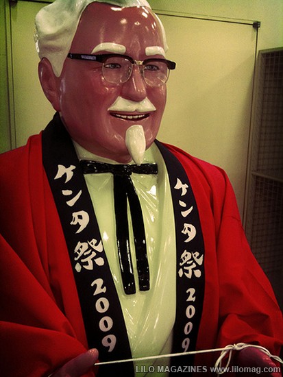 deman: Fashionabel Colonel Sanders of KFC In Japan